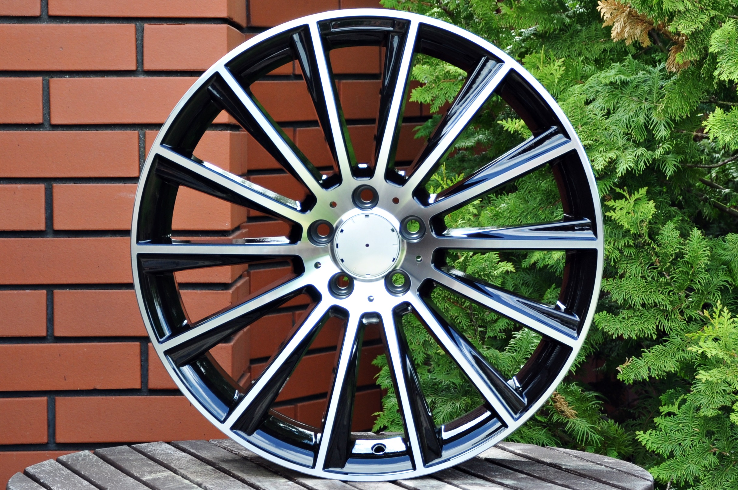 1048 MB ALUFELNI LORINO 20 5x112 MERCEDES GLA GLC GLE ET43 | Alu-felni.eu