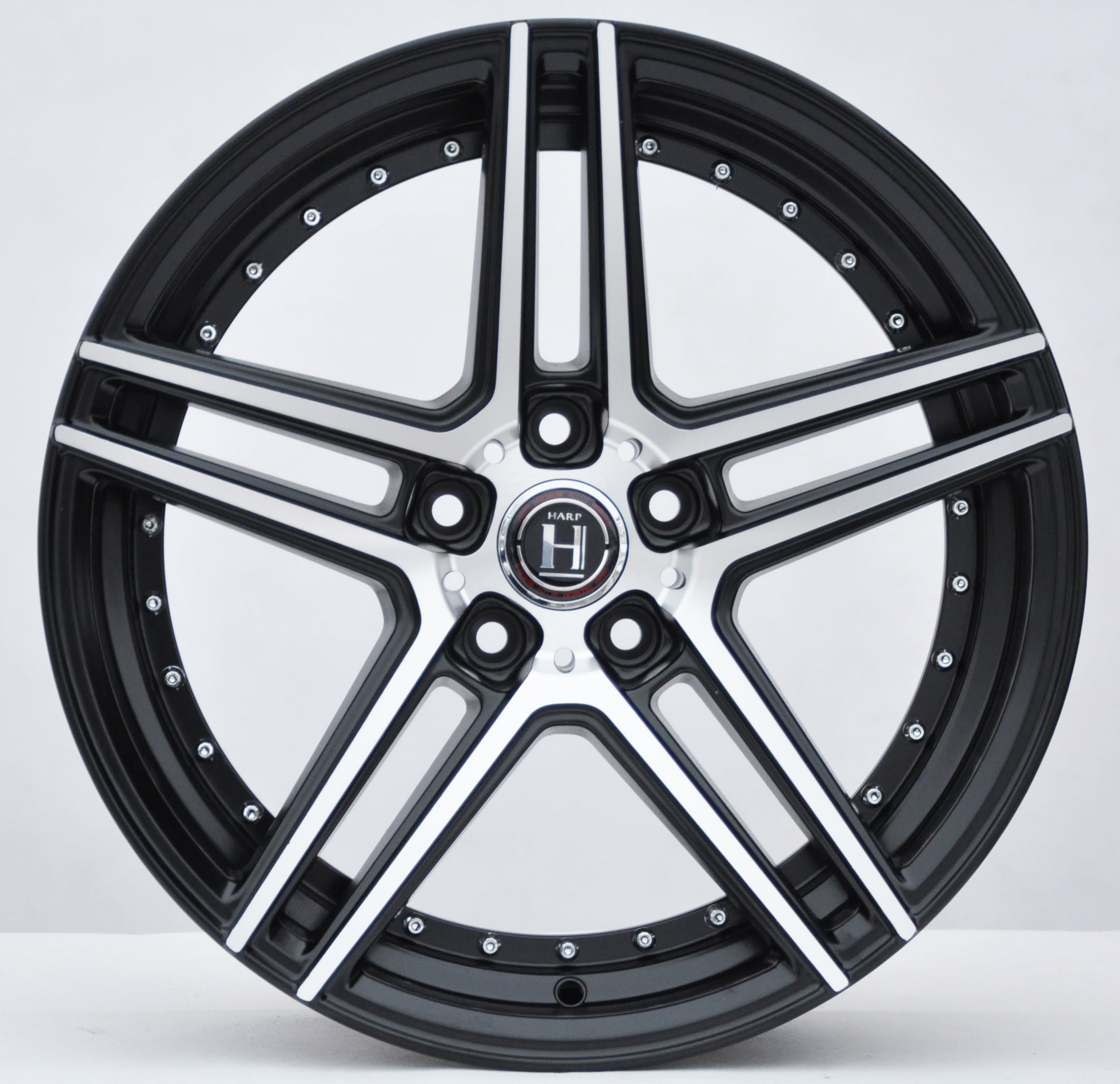 MT2 ALUFELNI HARP WHEELS 18 5x112 AUDI VW PASSAT ET35 | Alu-felni.eu