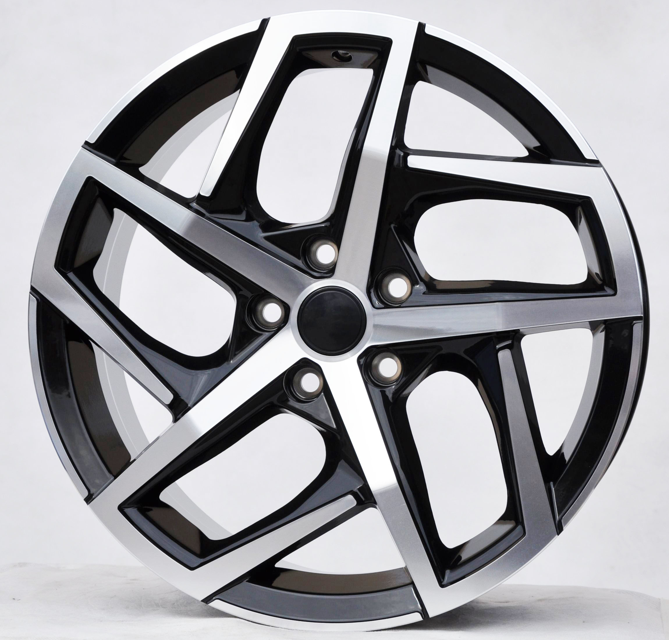 442 MBPC ALUFELNI 18 5x112VW GOLF 5 6 7 PASSAT ET51 | Alu-felni.eu
