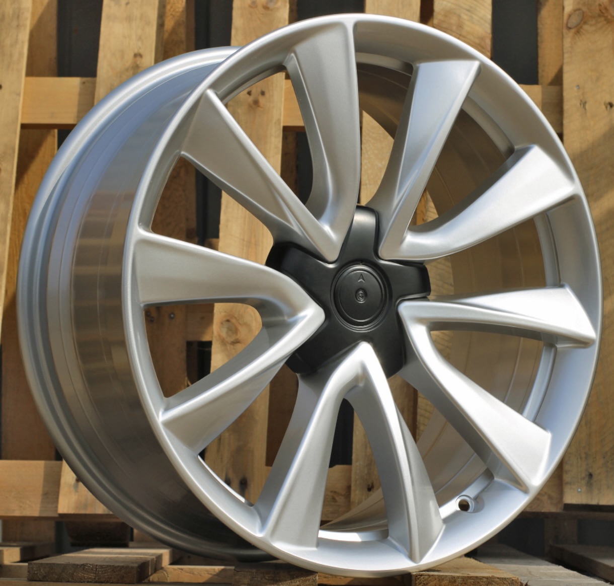 ALUFELNI TESLA MODEL 3 B2046 8,5x19 ET40 EZÜST. | Alu-felni.eu