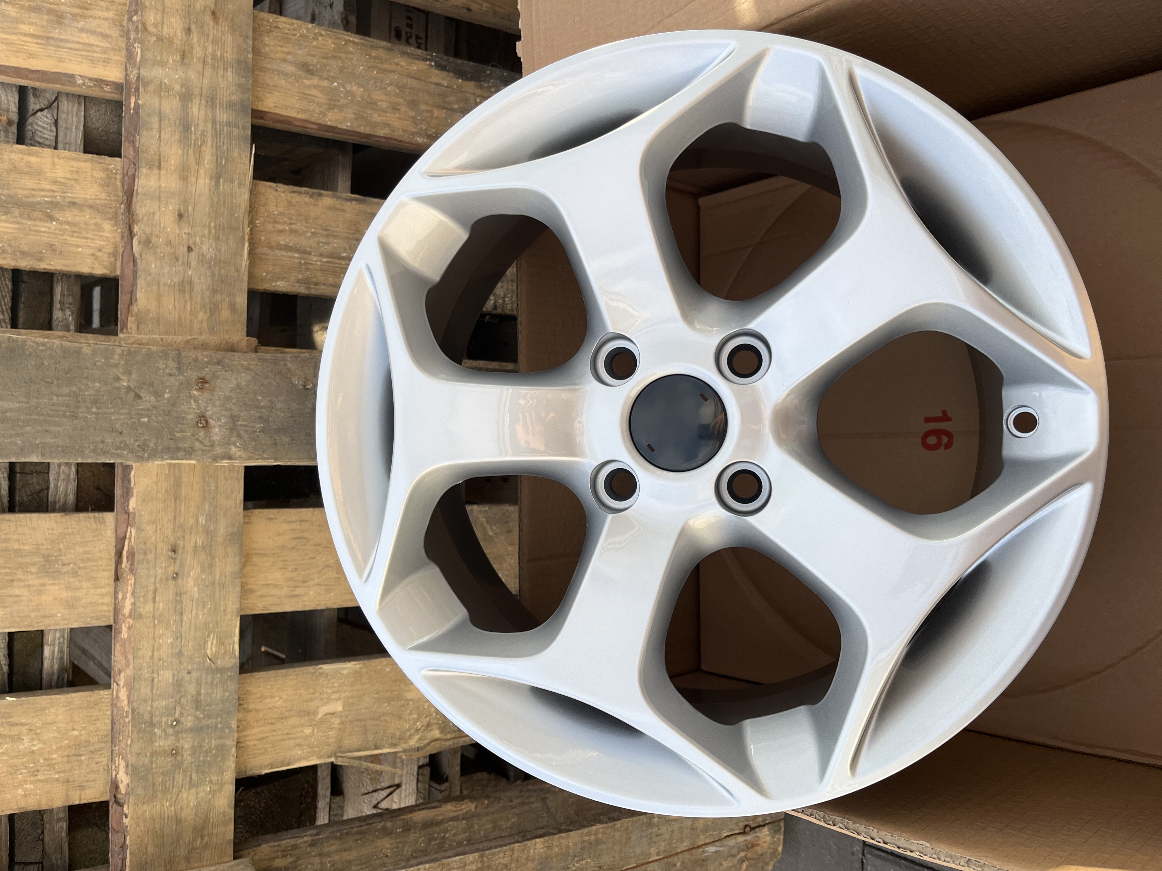 332-01 4X108 FORD FIESTA TOURNEO COURIER ET35. | Alu-felni.eu
